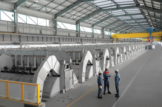 Rusal Produces Low Carbon Aluminum Using Inert Anode Technology - Light ...