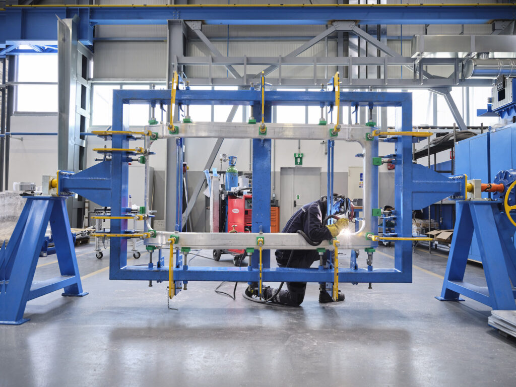 Metra Rail Fast Tracks Aluminum Innovation for the Global Rail Sector ...